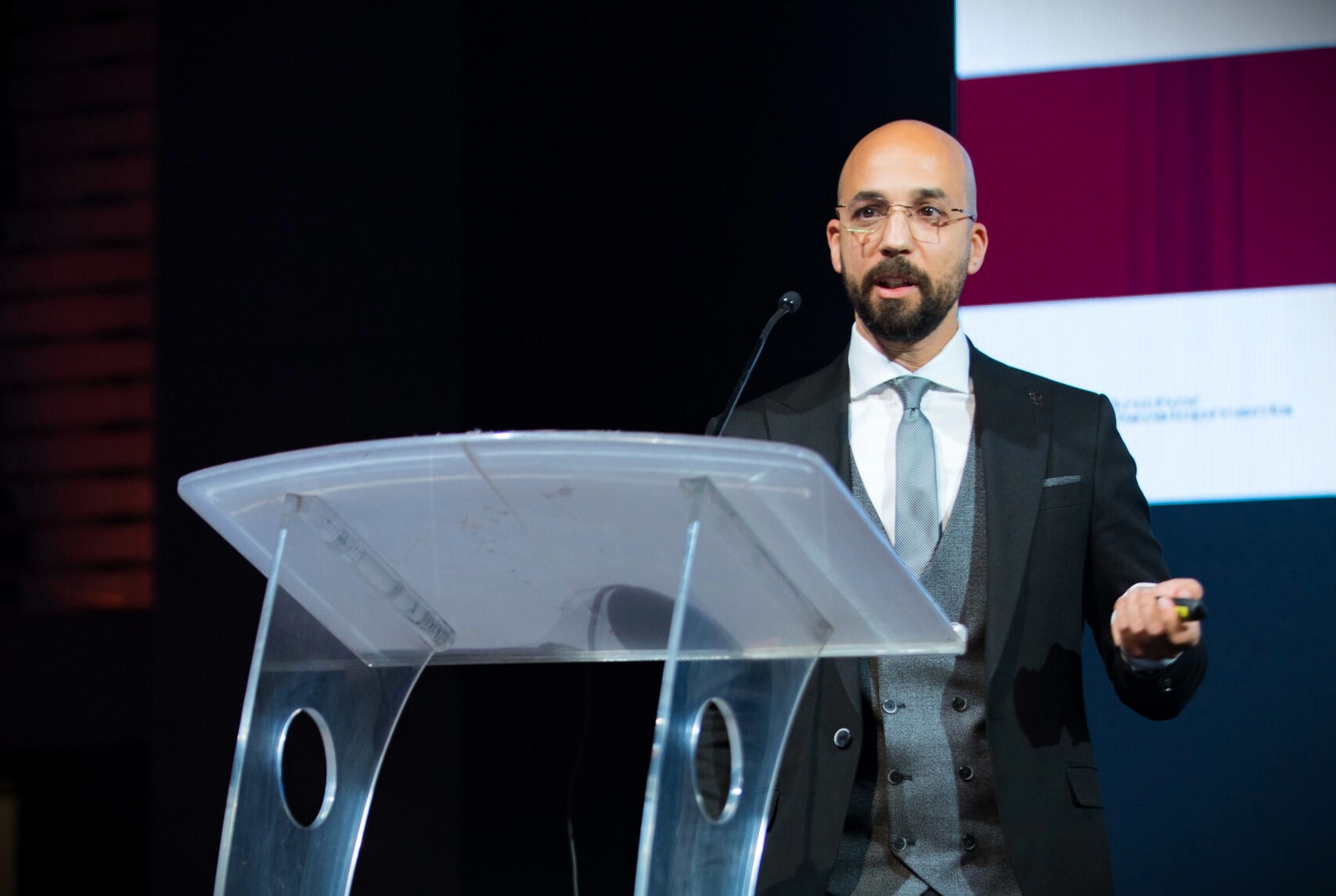 Home - Dr. Emad Hamza